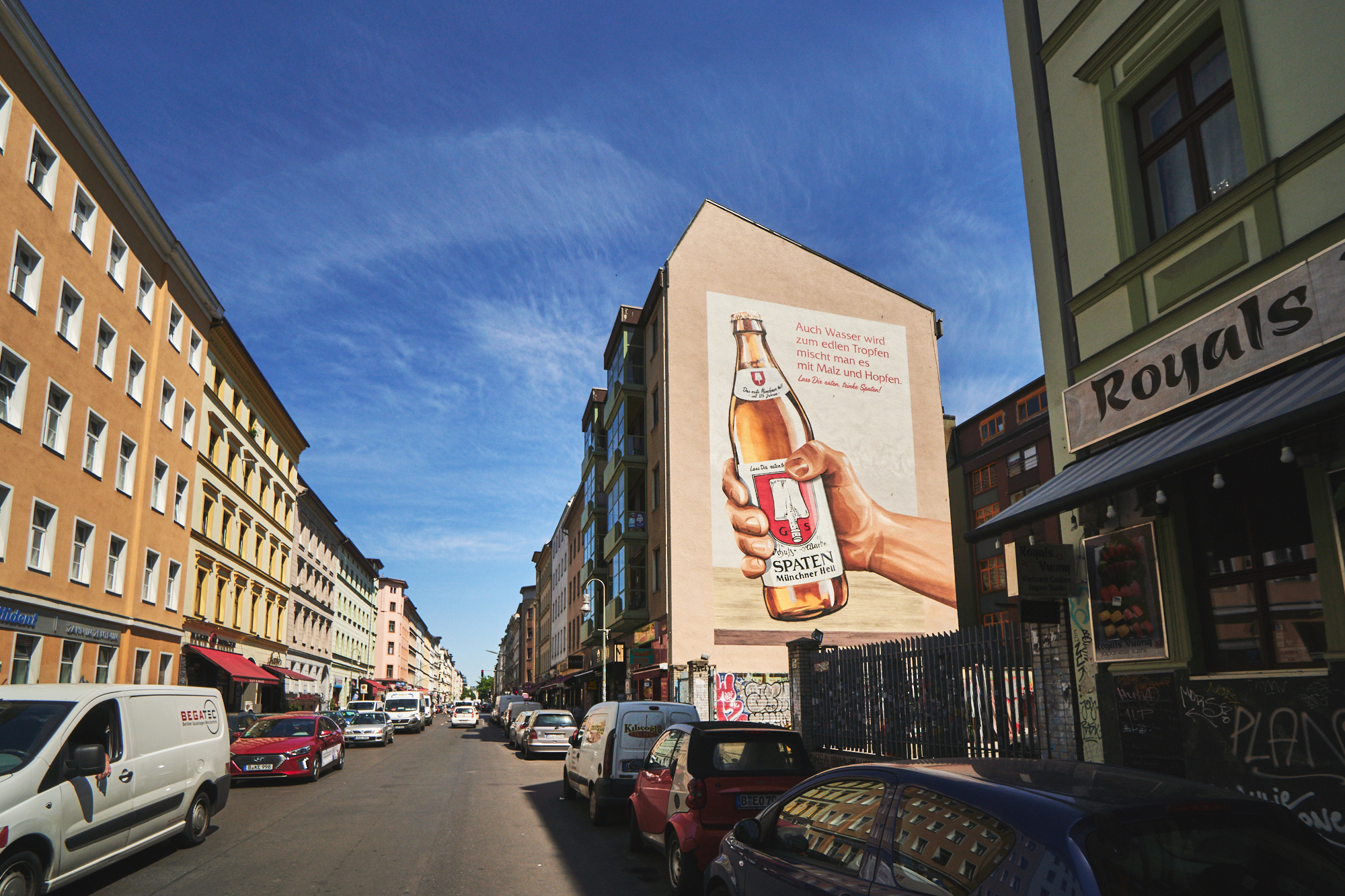 SPATEN - LASS DIR RATEN, TRINKE SPATEN! Mural - Concrete Candy